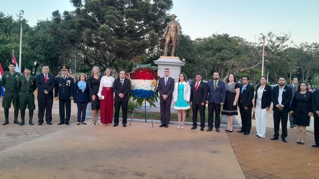 Inició el desfile estudiantil 2025 en Pedro Juan Caballero en homenaje a la patria
